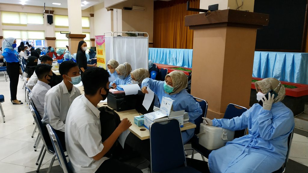 2500 Mahasiswa Polsri di Vaksin Covid19 – kemahasiswaan polsri